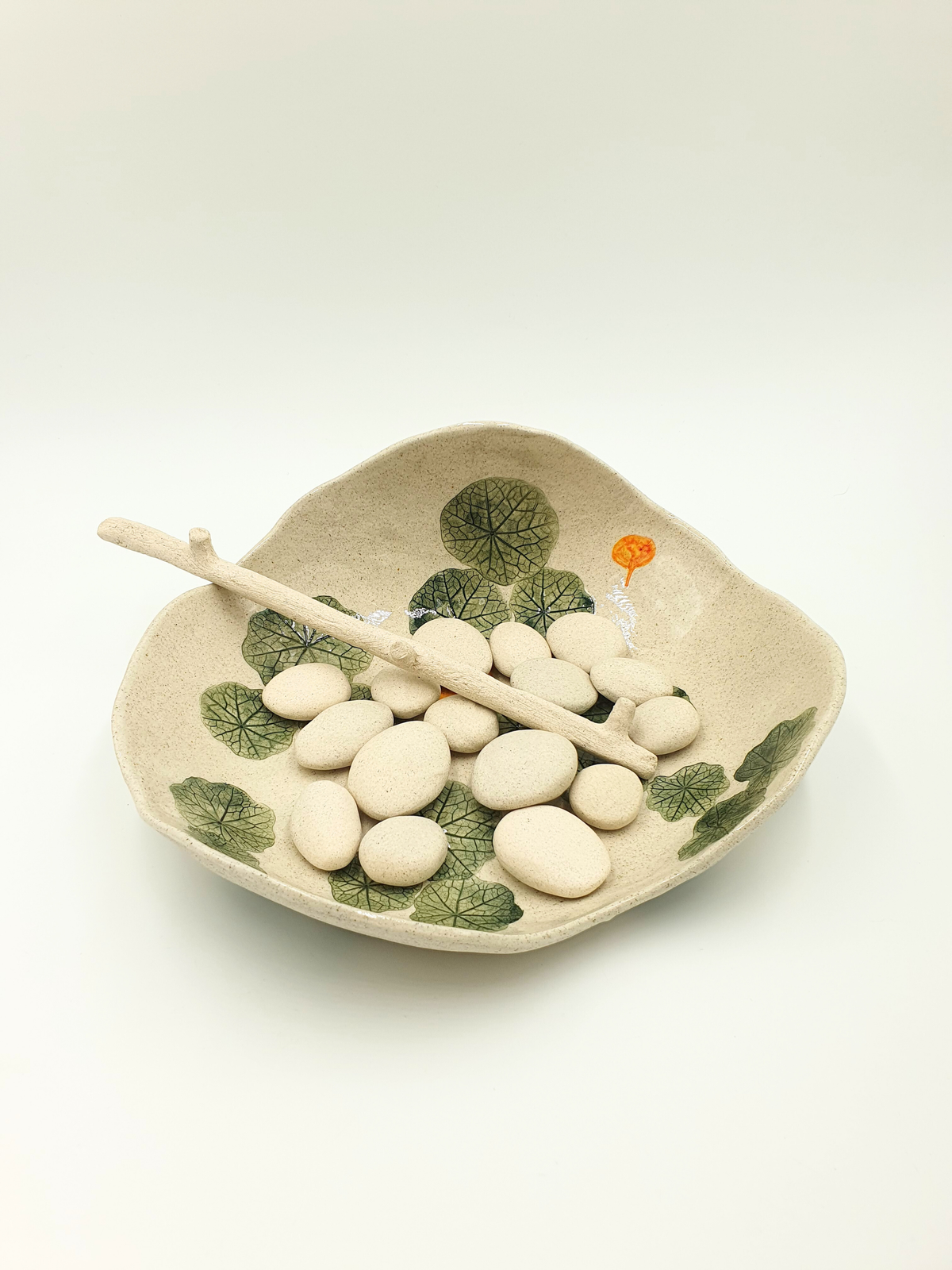 Natasha Scott Nasturtium Bee Bath– Northcote Pottery Supplies